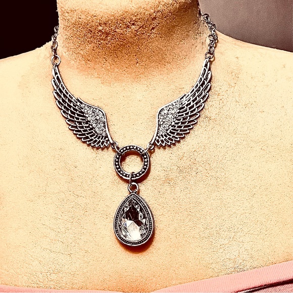 Jewelry | Stunning Winged Necklace | Poshmark